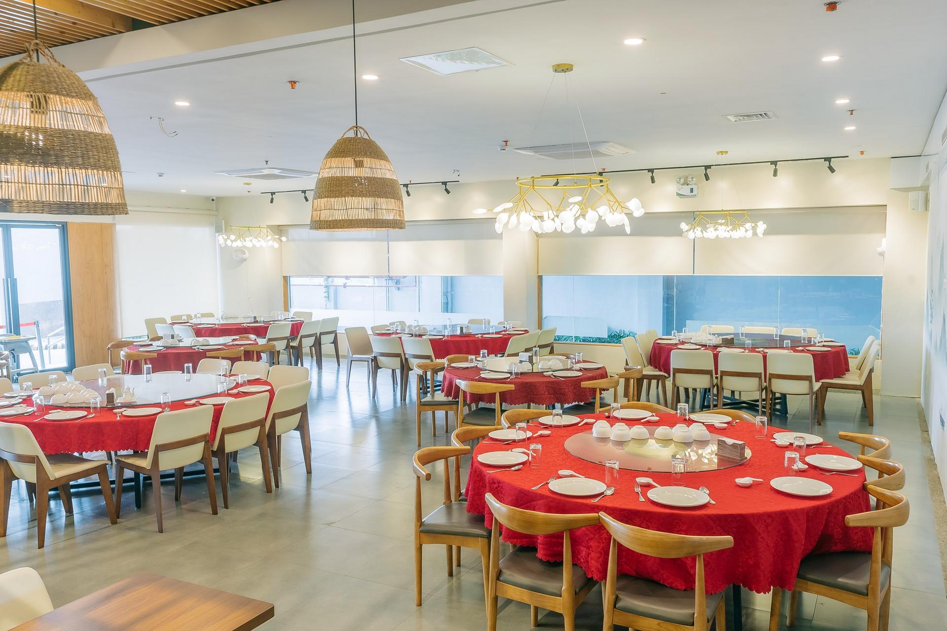 Levo Hotel - Book Direct for Guaranteed Lowest Rates - Tallest building ...
